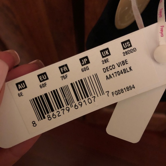 Freya | Intimates & Sleepwear | Freya Moulded Plunge Bra 28ddd | Poshmark